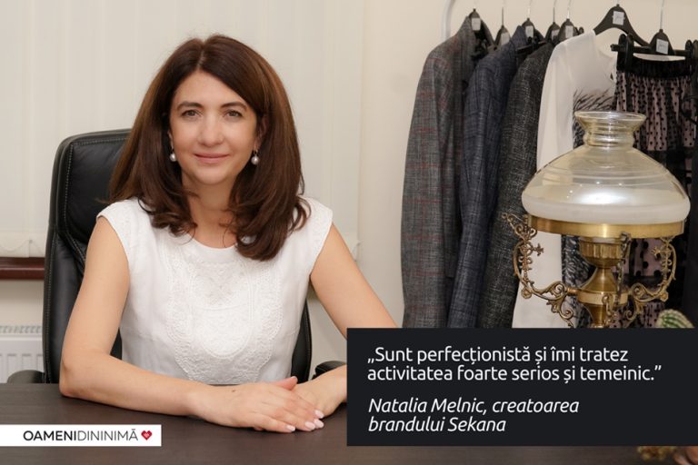 poza cu logo - Locals